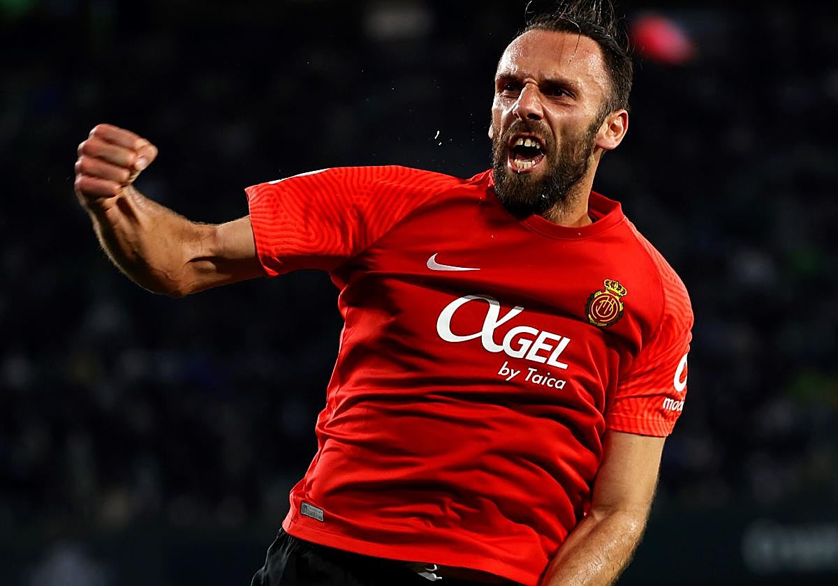 Muriqi, el pirata que huyó de la guerra y amenaza al Alavés | El Correo